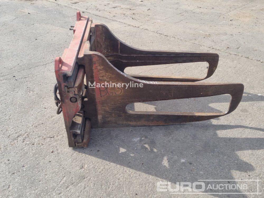 Prodaje se Hydraulic Grab to suit Forklift kašiku za prednje utovarivač na aukciji