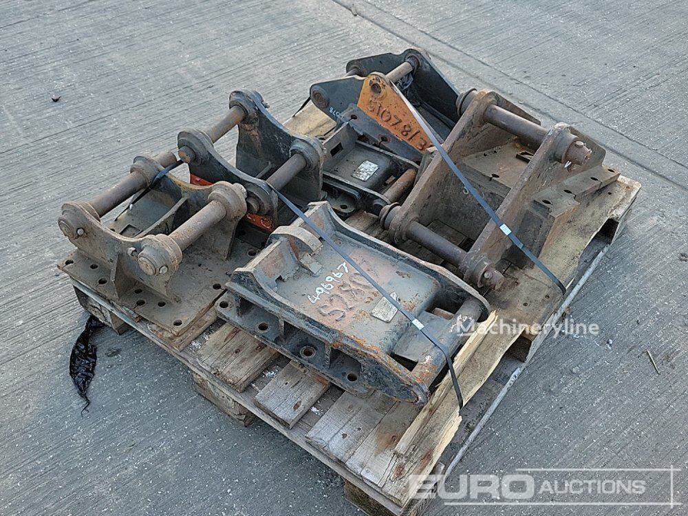 Prodaje se Pallet of Headstock 35-45mm Pin to suit Mini-6 Ton Excavator, He hidraulični čekić na aukciji