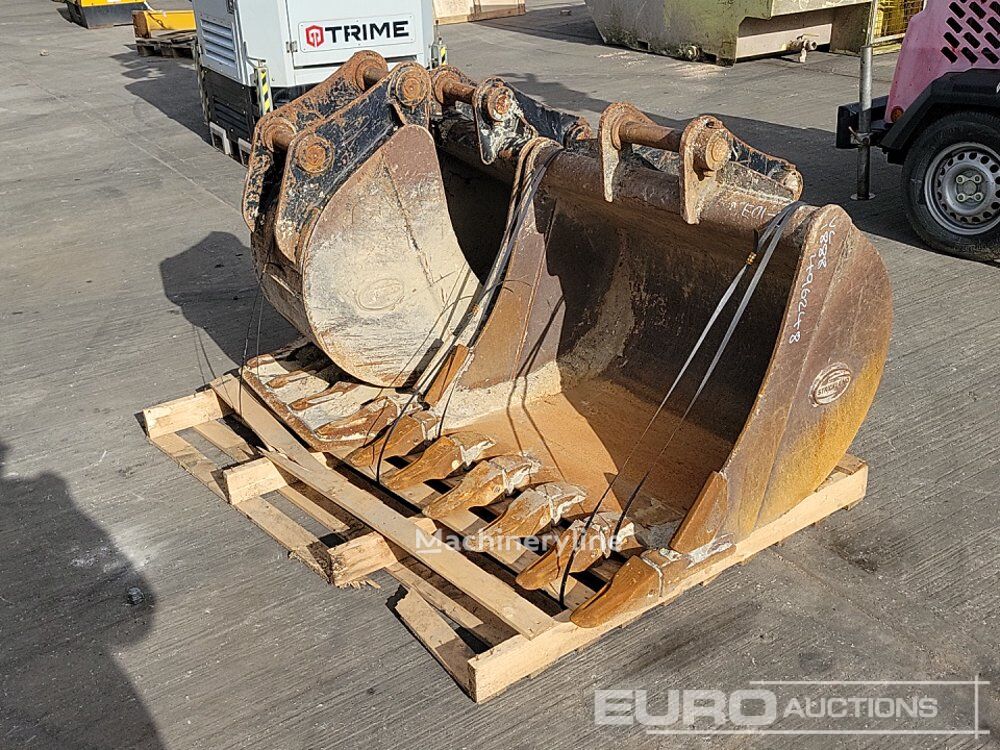 Prodaje se Strickland 36", 24", 18" 50mm kašiku za bager na aukciji