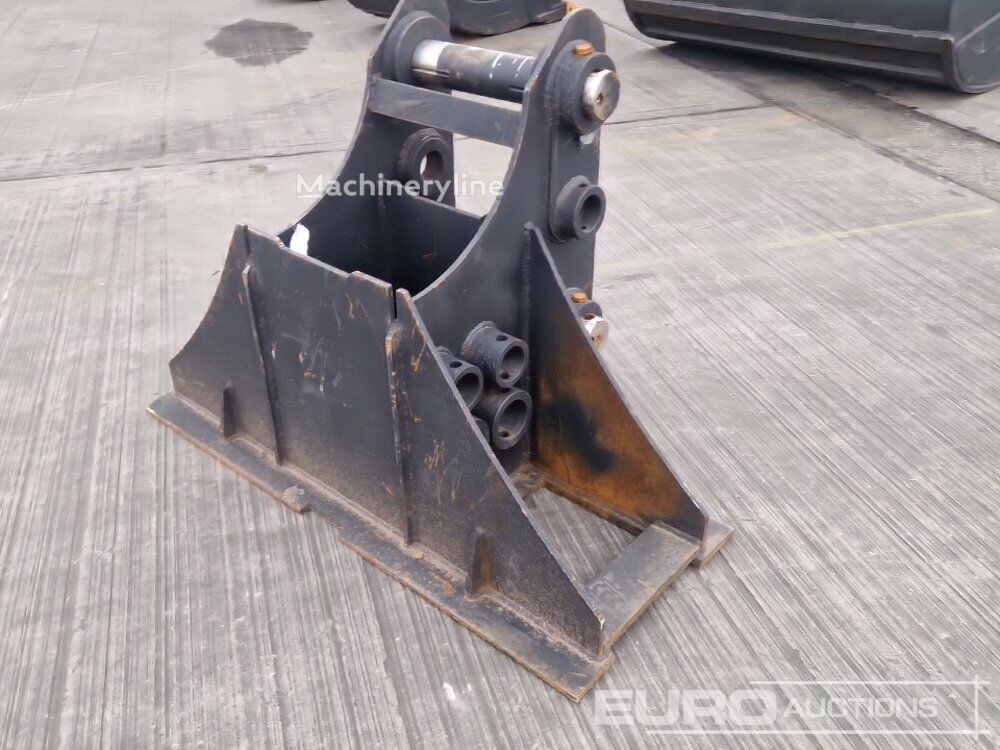 Prodaje se Fork Frame 65/80mm Pin to suit 13/20 Ton Excavator kašiku za prednje utovarivač na aukciji