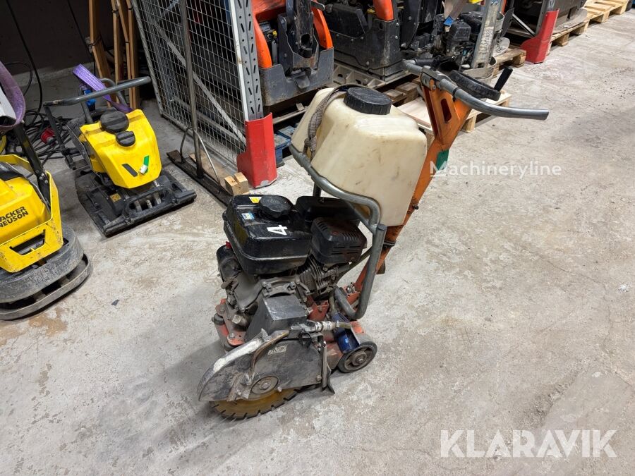 Prodaje se Husqvarna FS309 trakastu testeru za metal na aukciji