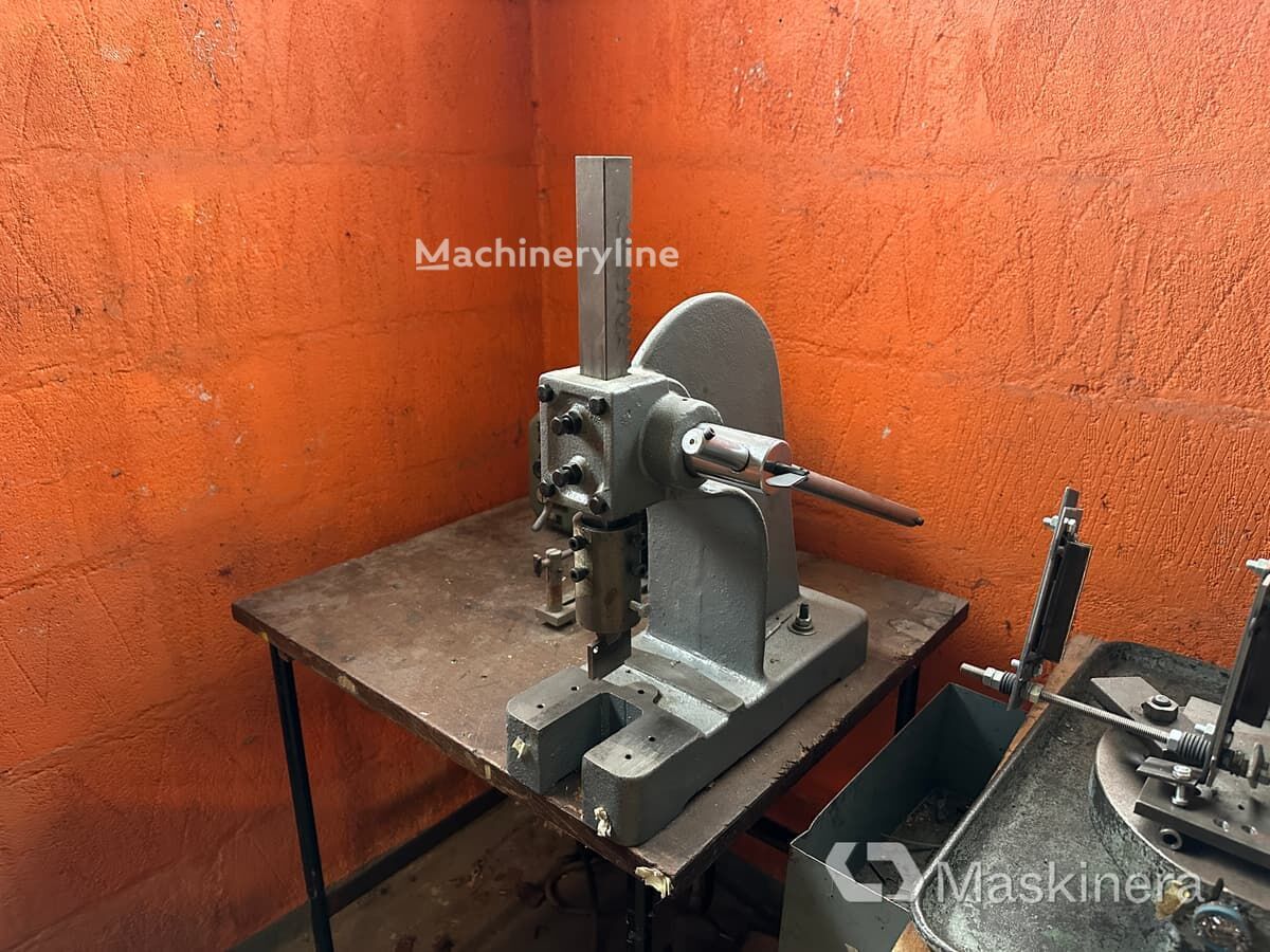 Prodaje se Handpress mehaničku presu na aukciji