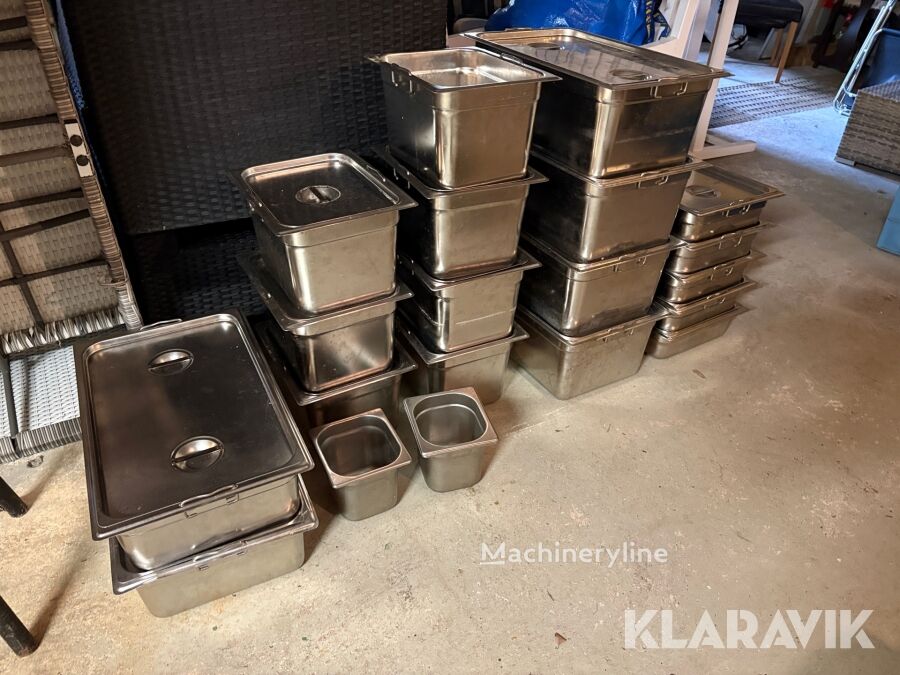 Prodaje se Patina Hel och halvkantiner kuhinjski pribor na aukciji