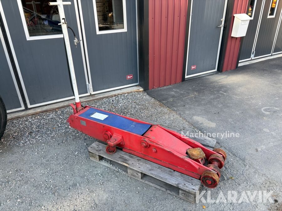 Prodaje se Norco 72230A hidrauličnu dizalicu na aukciji