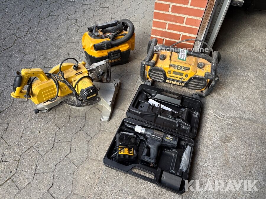 Prodaje se DeWalt Håndværktøj Dewalt - 4 dele dijagnostičku opremu na aukciji