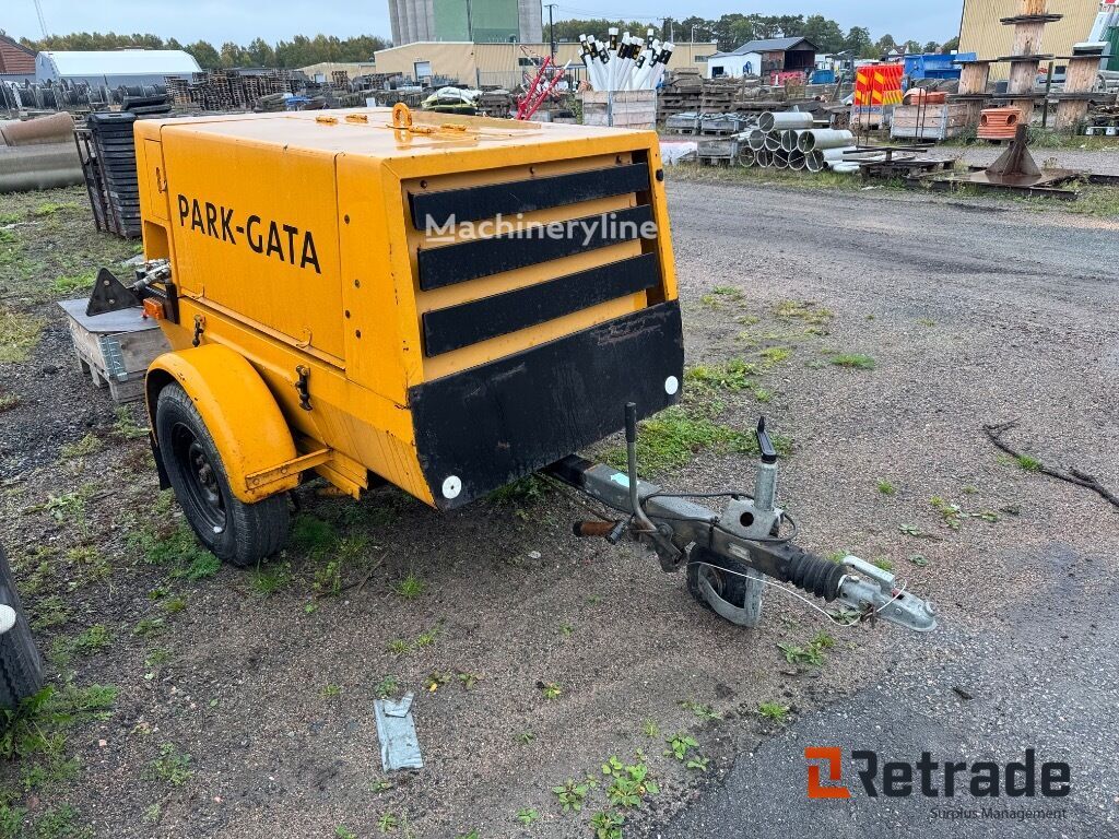 Prodaje se Atlas Copco XAS 40 DD mobilni kompresor na aukciji