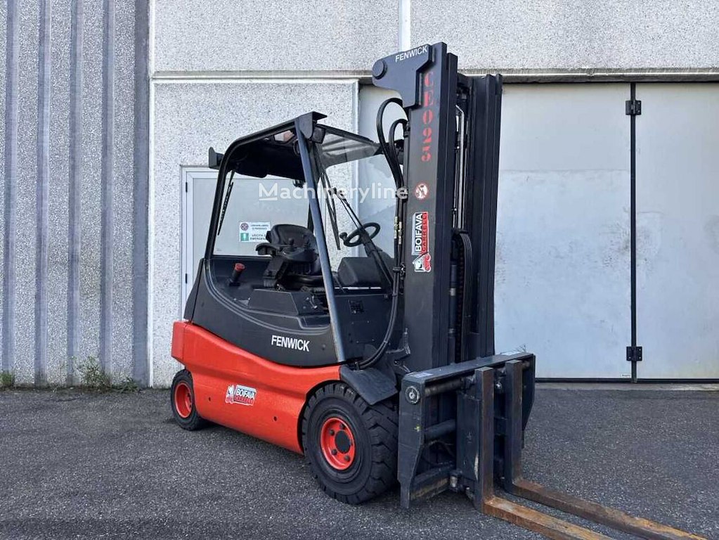 Linde E30-03 4 električni viljuškar