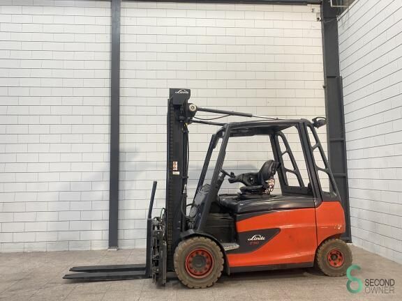 Linde E50HL-01 električni viljuškar