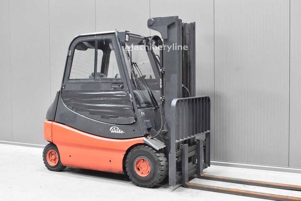 Linde E 25 - 02 električni viljuškar