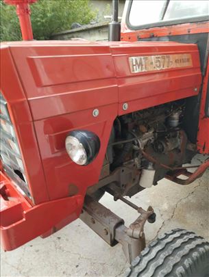 Prodajem traktor IMT 577