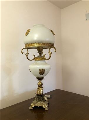 Antikvarna lampa