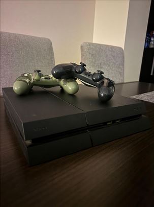Prodajem SonyPlaystation 4