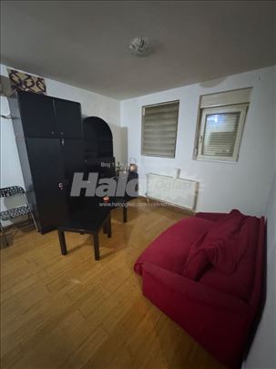 Stan u procesu renoviranja, komplet, moze i lokal