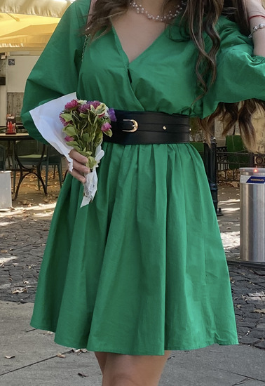 Reserved puf haljina