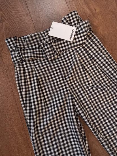 Bershka pantalone dubok struk   NOVE