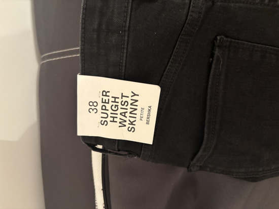 Bershka nove pantalone