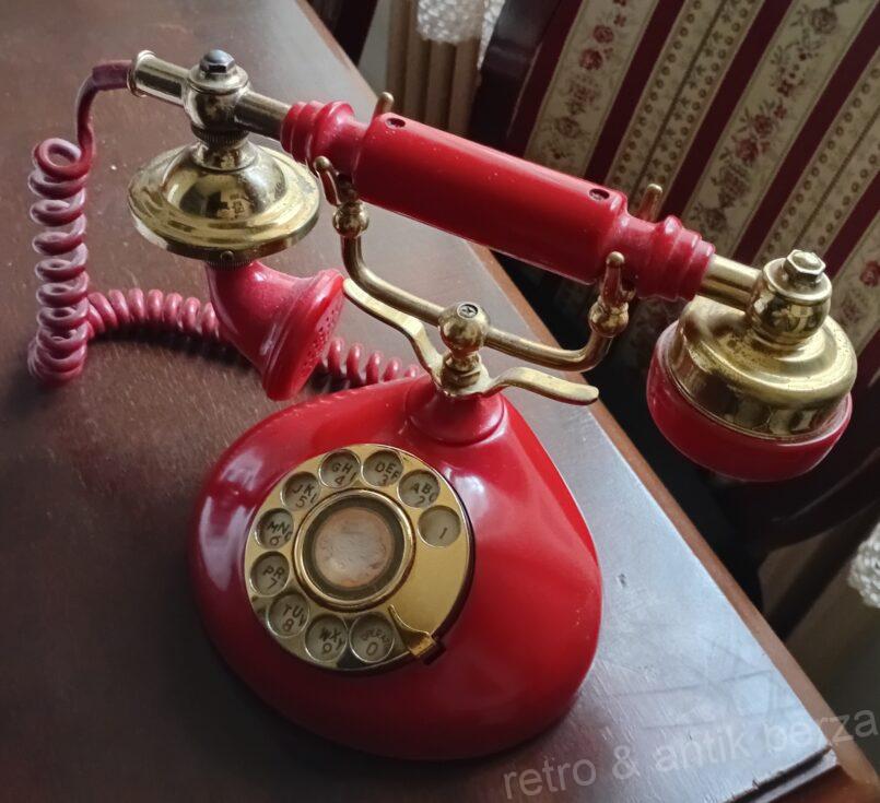Stari retro fiksni telefon