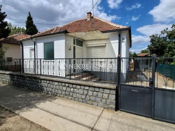Prodajem kuću na Bagljašu