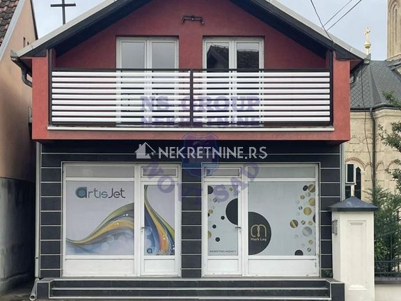 Na prodaju kuća na atraktivnoj lokaciji u samom centru Sremske Kamenice.
