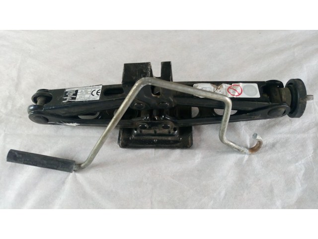 Auto dizalica za Fiat Punto 2