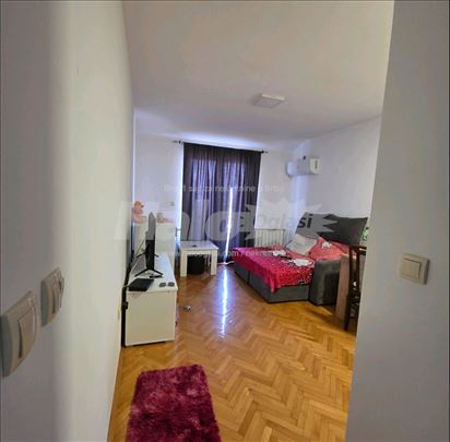 Na prodaju garsonjera u Simanovcima 26m²
