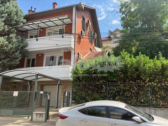 Kvalitetan poslovni prostor u savremenoj kući