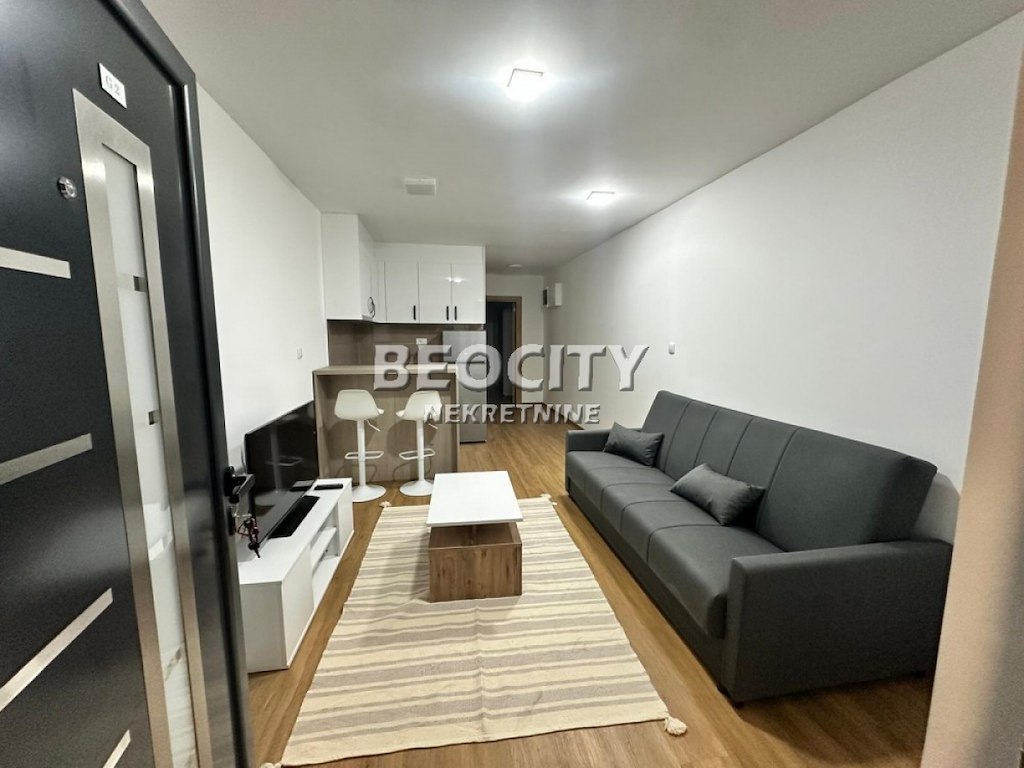 Novi Sad, Petrovaradin, Mišeluk, 1. 5, 35m2, 330EUR