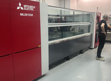 mašina za lasersko sečenje MITSUBISHI ML3015SR Verified seller