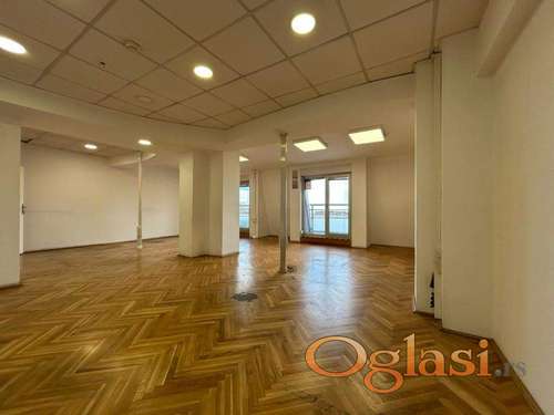 Izdaje se 400m2+Parking–Centar grada,Dom omladine ID#2376