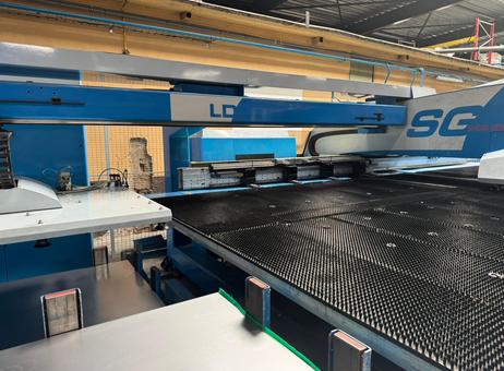 CNC mašina za probijanje Finn Power Oy Shear Genius SG6