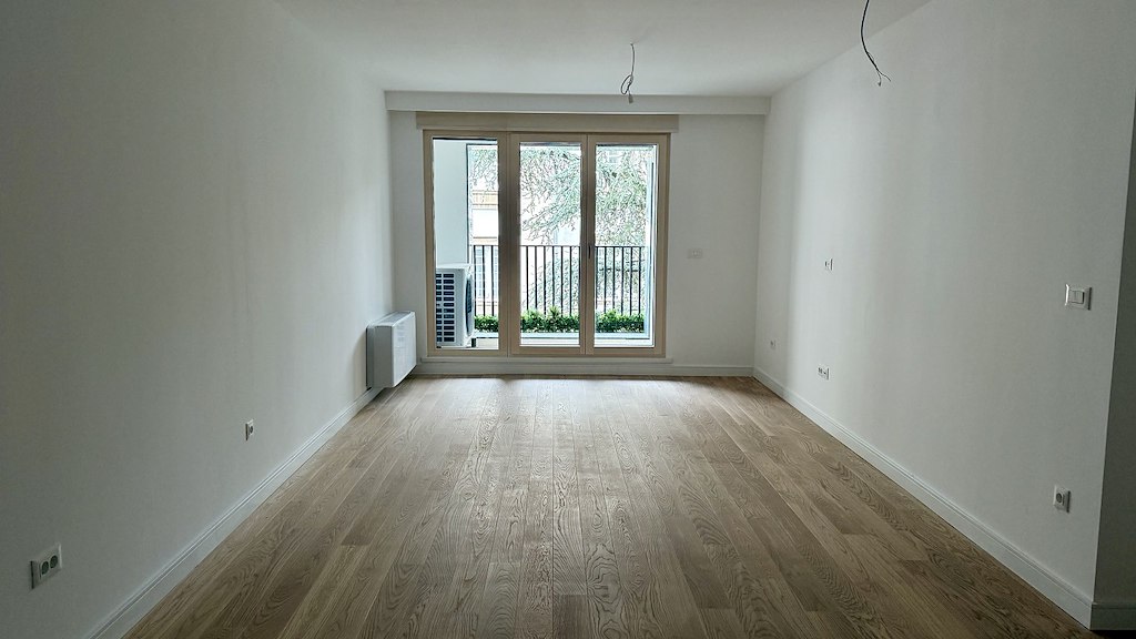 izdajemo nov 3 0 stan Loznička kod Beogradskog dramskog pozorišta 100m2