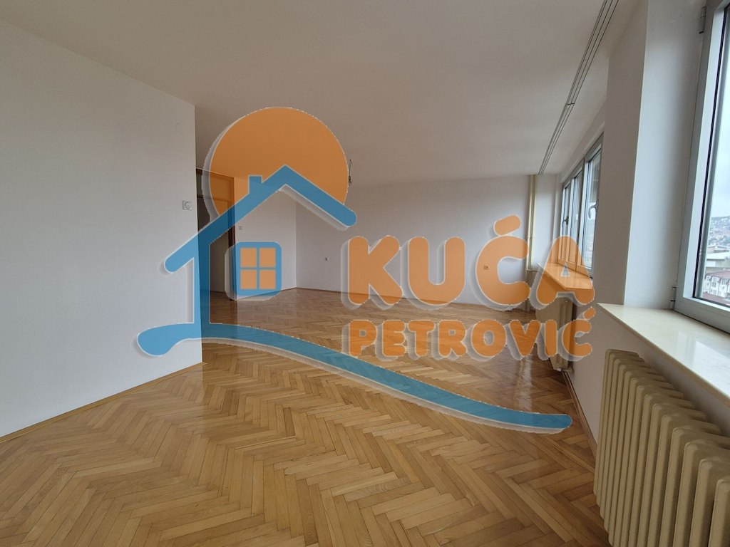 četvorosoban stan, 95 m2, Centar, Cara Dušana ID: i-015031