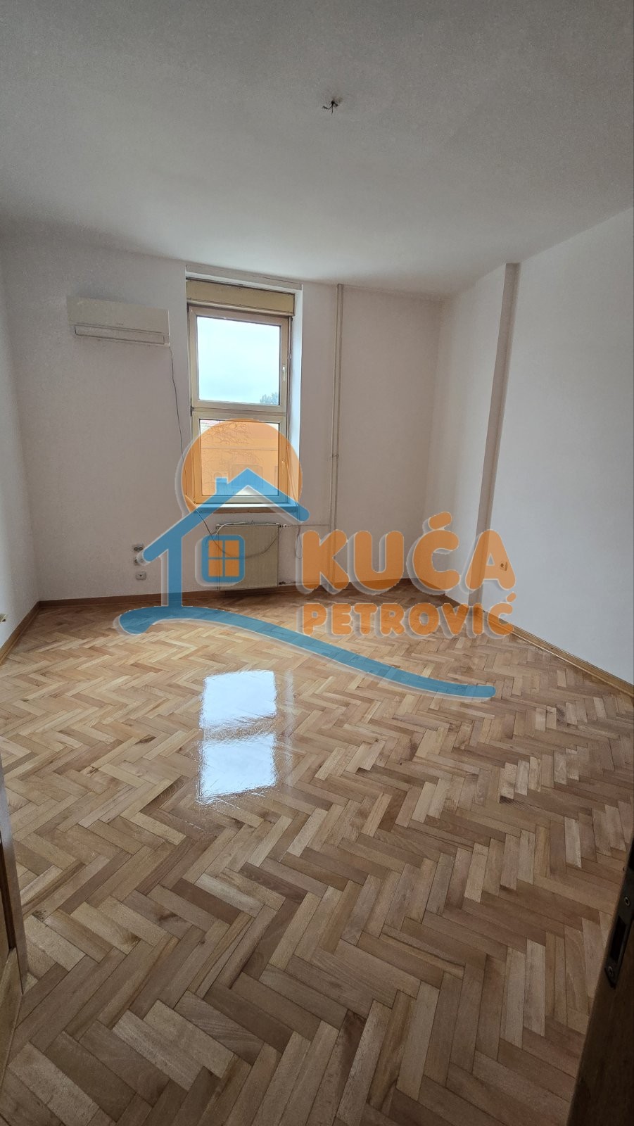 četvorosoban stan, 122 m2, Centar, Mije Petrovića ID: i-015016