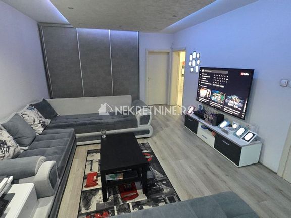 Porodična kuća 320 m2, Medaković 3 (Padina)