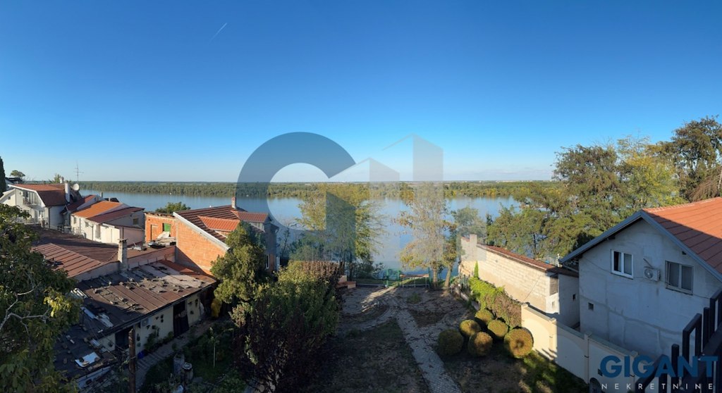 GARDOŠ, 128M2, 8. 33ARI, SPRATNA, T-PUMPA,