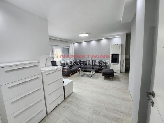 ČUKARIČKA PADINA, 79M2, II, CG,