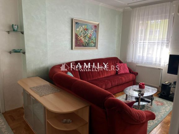Stan za izdavanje, 45m², Visoko prizemlje – Grbavica, 500€