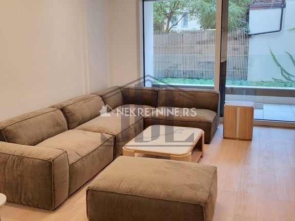 Izdavanje,Cvetni trg,Vračar,130m2
