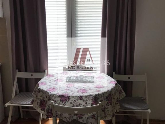 Idealan 2.5 stan u Mirijevu, Nikole Doksata