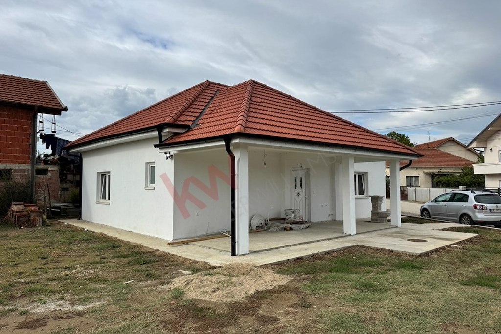 Prodaja - Renovirana prizemna kuća u Vinarcu