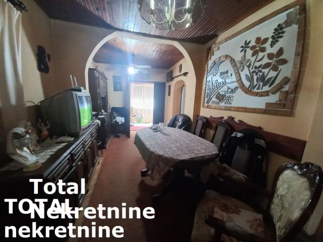 SREMSKI KARLOVCI - CENTAR - 80.00 m2