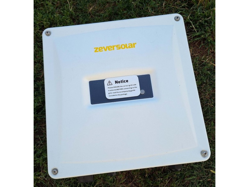 Inverter za solarne panele NOV