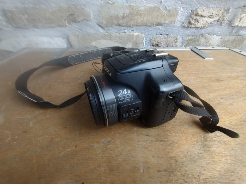 Digitalni fotoaparat sa slike??...