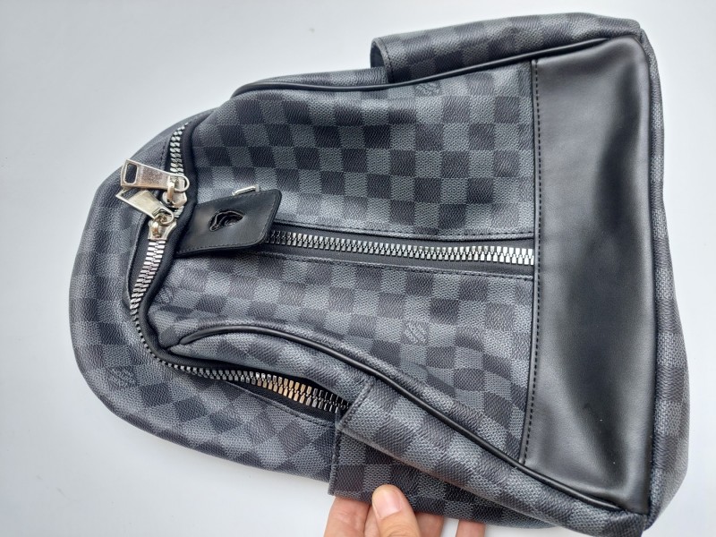 Louis Vuitton kvalitetna torba sa slika stanje
