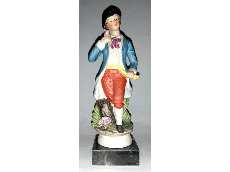 FIGURA - BISKVIT PORCELAN POSTOLJE MERMER 22cm