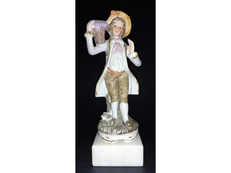 FIGURA - BISKVIT PORCELAN POSTOLJE MERMER 22cm