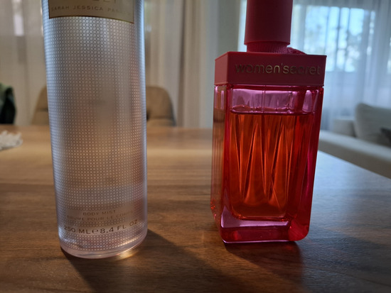Parfem i body mist