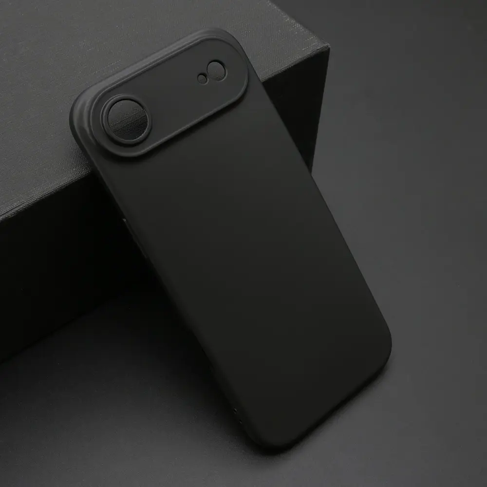 Maska za iPhone 17 AIR (6.6) ULTRA TANKI KOLOR crna