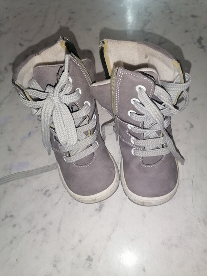 Čizmice br. 20 za bebe tople i udobne