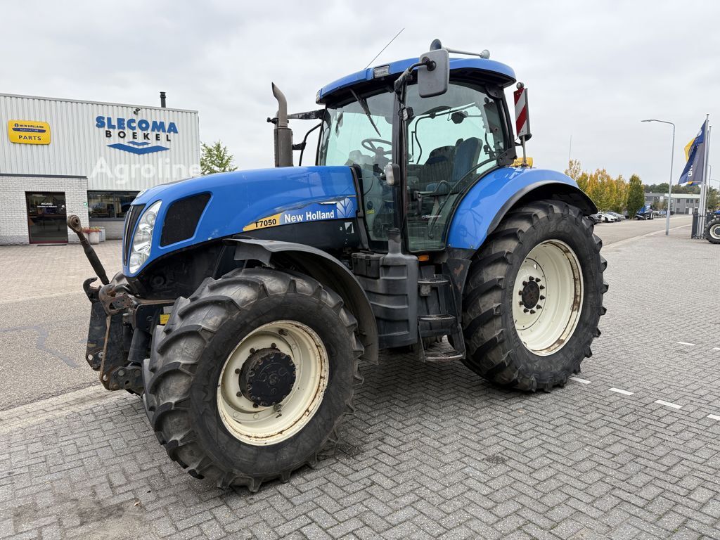 New Holland T7050 Power Command traktor točkaš